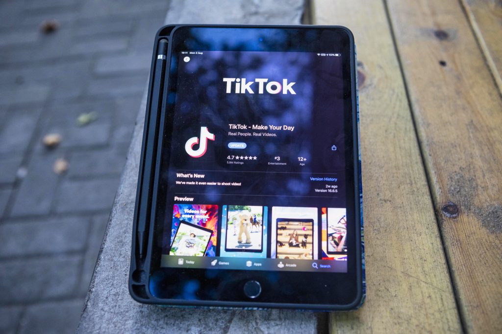 TikTok фатен на дело - USB.mk